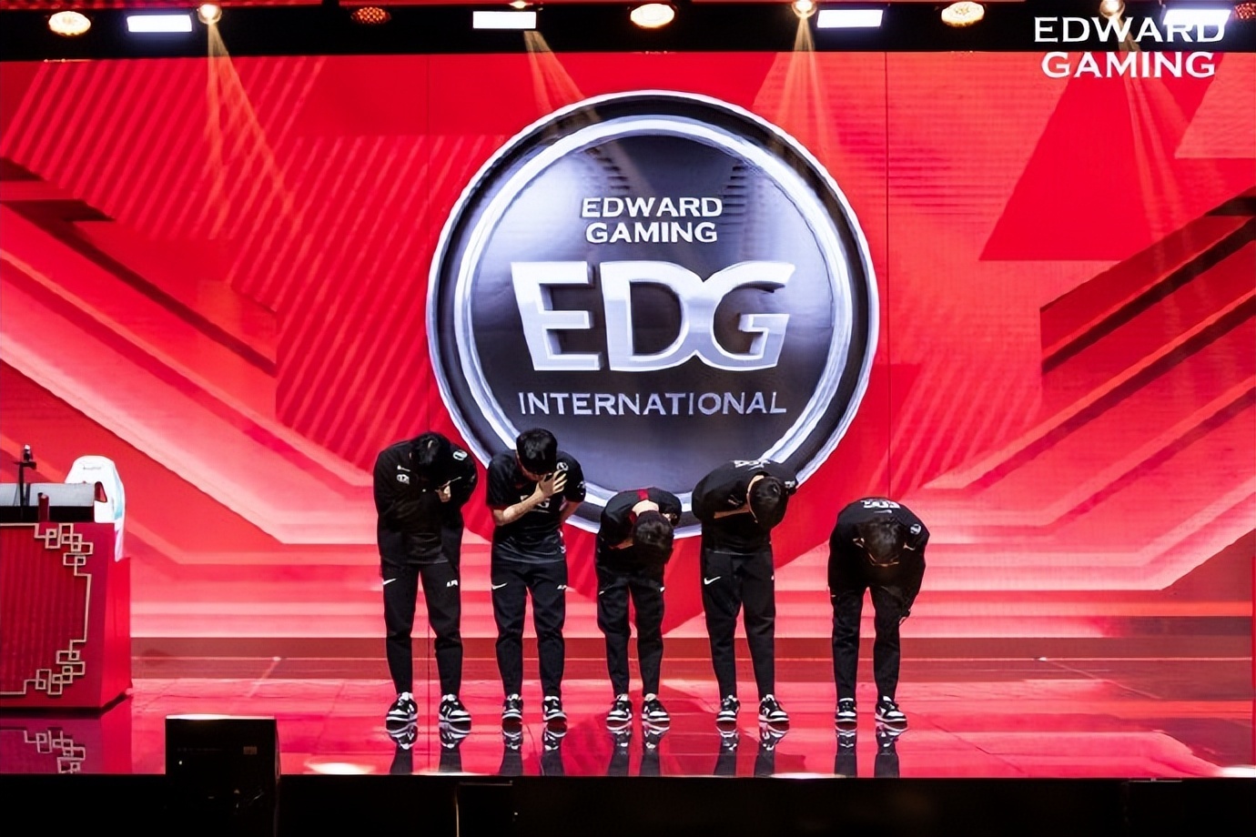 letme评级LPL战队：JDG要夺冠了！WBG前3，EDG明年小摆