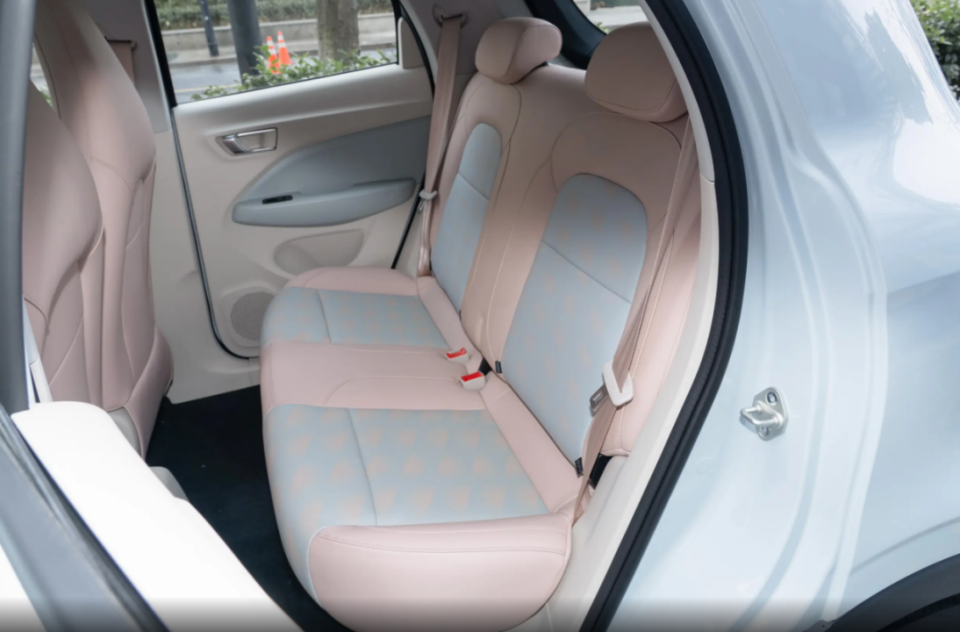 主打一个精致代步，宏光MINIEV对比零跑T03，谁更值得买？_腾讯新闻