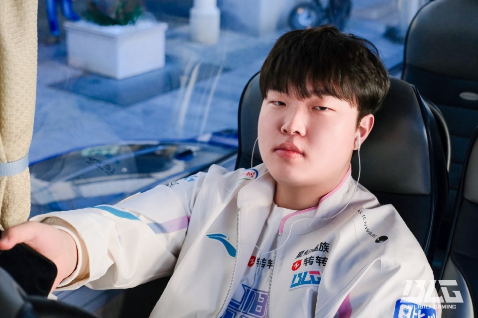 Bin也认可IG！回复粉丝：IG能和BLG过两招！Oner采访：想和IG交手_腾讯新闻