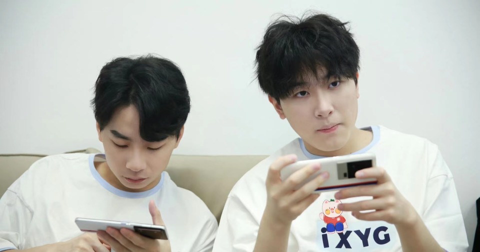 拒绝B组！LGD爆冷击败XYG终结3连败，洪洗象BP引争议，A组乱如麻_腾讯新闻