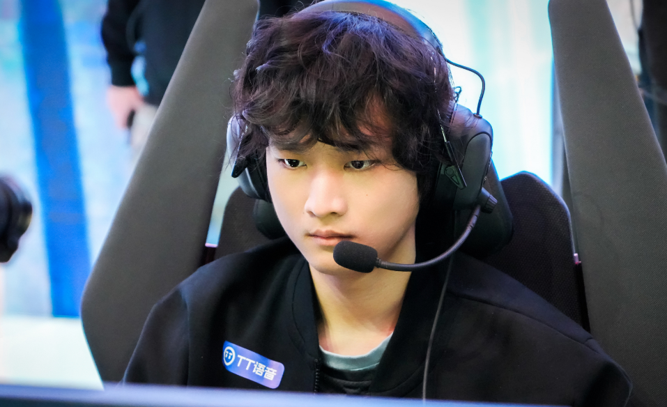 RNG仍有T1水准，新赛季有两支T0战队！前V5教练给出评级