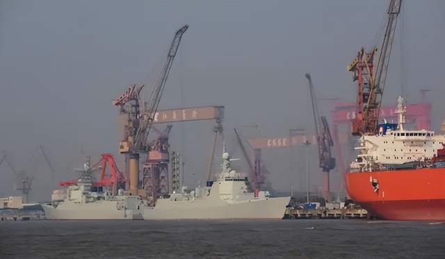 054AG型护卫舰：开始服役护卫舰支队，不再分配给驱逐舰支队_腾讯新闻