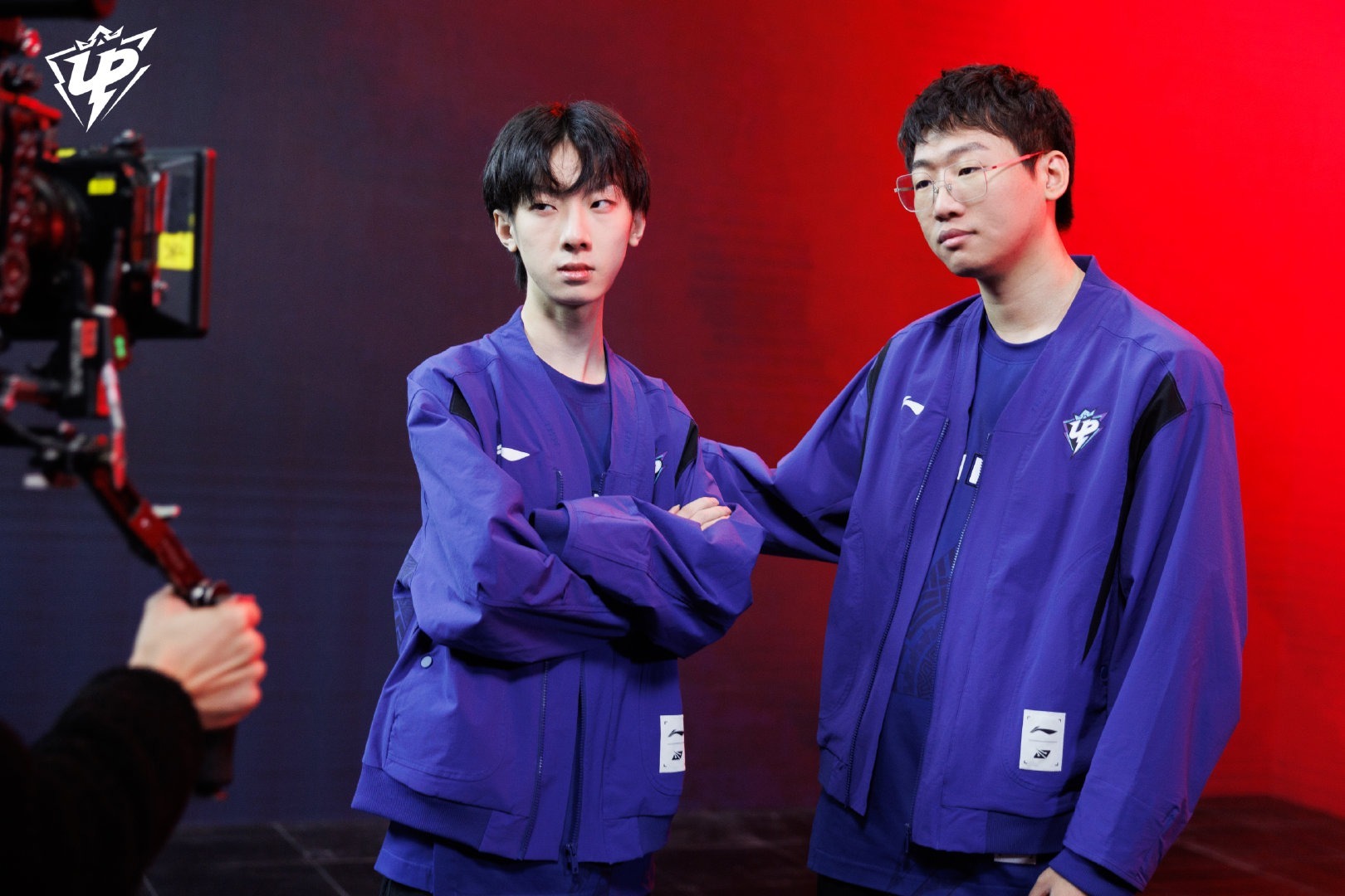 UP首秀不敌NIP，官博沦陷！粉丝吐槽：Doggo退役！教练也该换了