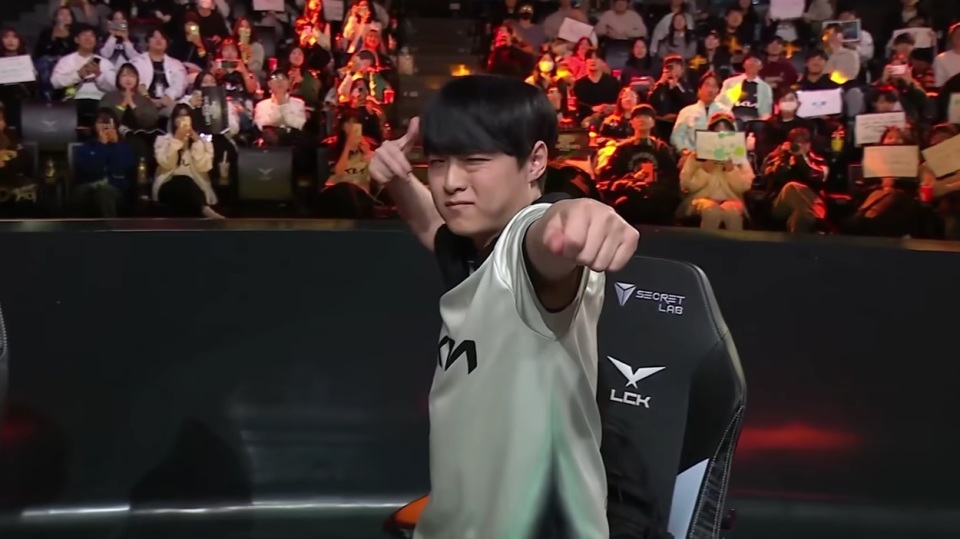 Faker赢下混乱对局，T1取得首胜，ShowMaker持续爆发，DK开始觉醒_腾讯新闻