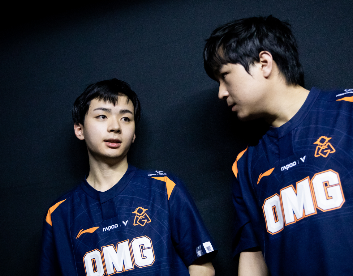 “Doinb庄园比OMG基地还大！”Aki直播吐槽：住公寓、只能点外卖