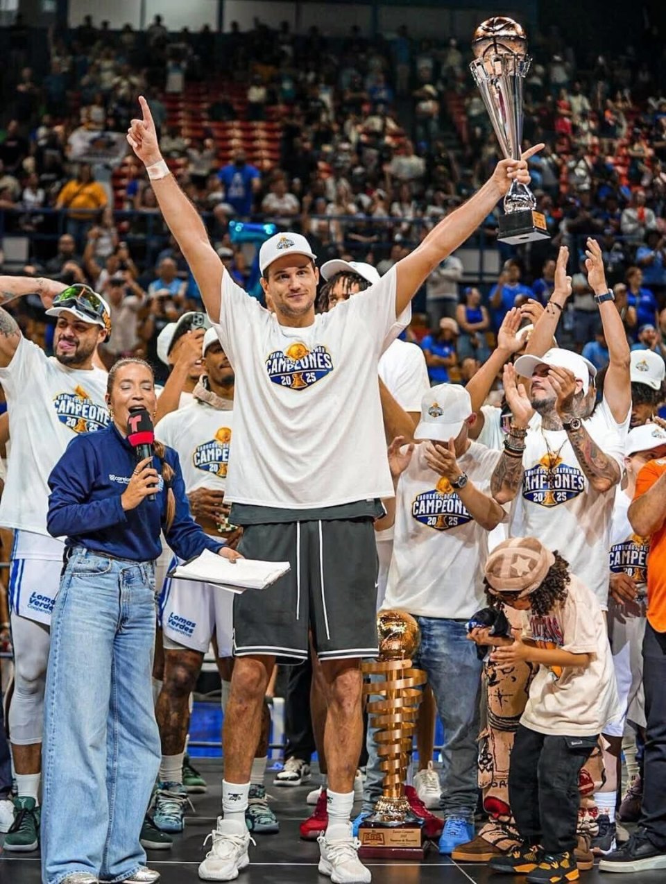 NBA／21年籃球生涯首冠！ 37歲加里納利榮膺FMVP 高舉獎盃激情慶祝 – 每天好日子