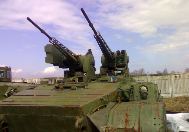 俄罗斯军方挖出价值 500 万美元的乌克兰Azovets坦克_腾讯新闻