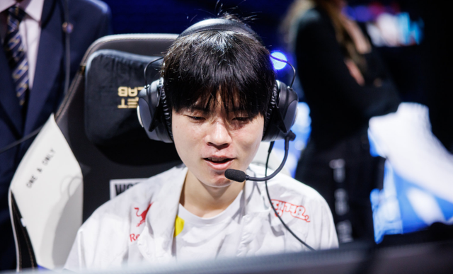 DK豪取三连胜领跑LCK积分榜，Canyon状态火热Deft重回巅峰