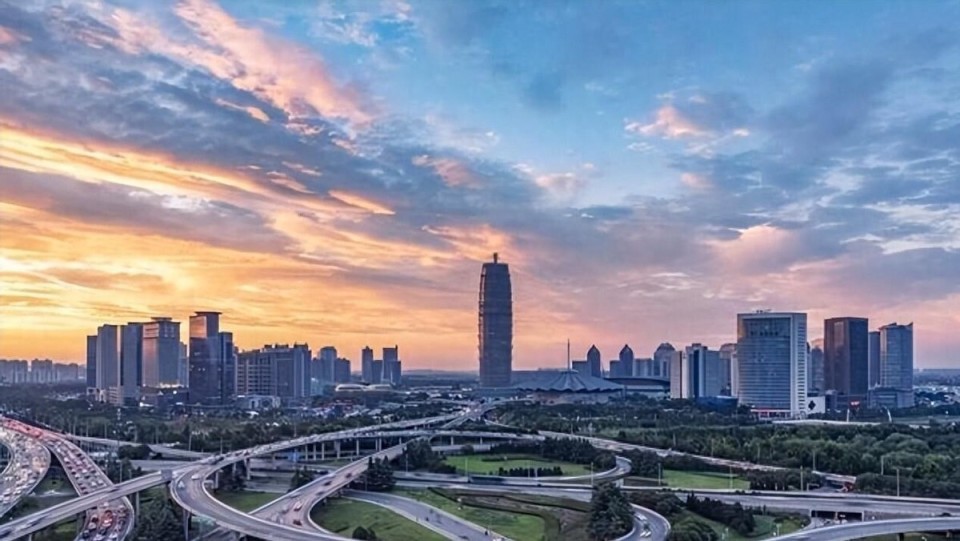 郑州，一个超千万人口的省会城市，为何被贴上大而不强的标签_腾讯新闻