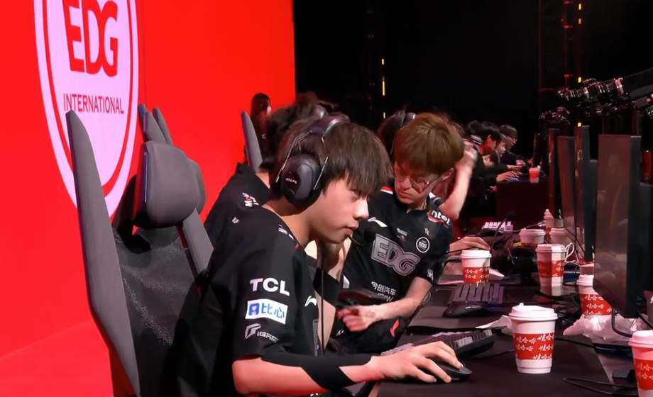 RNG三连败，小明回归也难获胜，EDG田野500胜场成联盟第一