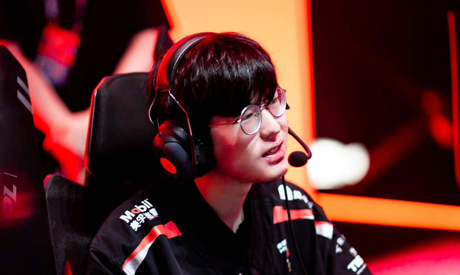 最后一张门票争夺战！小虎、Uzi再重逢，WBG大战EDG_腾讯新闻