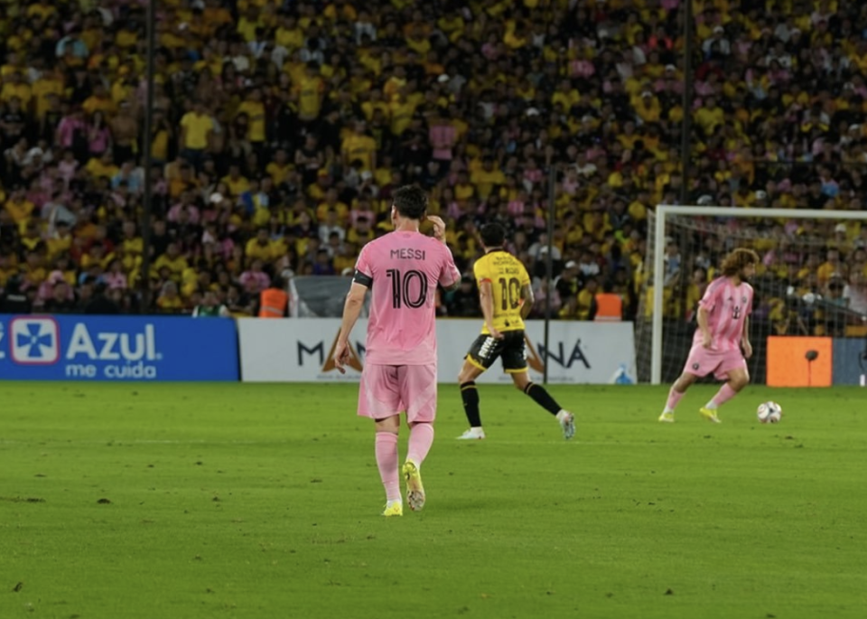 38岁梅西攻破“巴萨”球门！6秒奔袭30米+连过2人 17分钟炸裂造2球_腾讯新闻