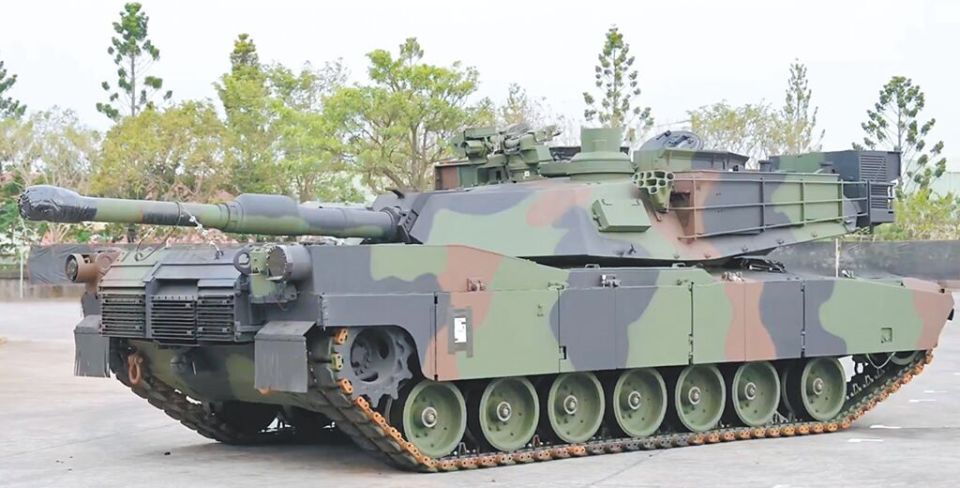 38辆M1A2T运抵台岛，美国承认：在解放军面前很难起作用_腾讯新闻