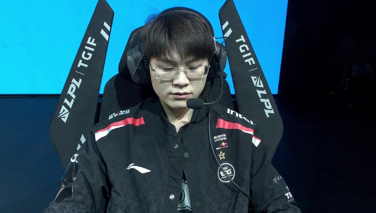 EDG决胜局五杀，随后光速失误，Elk金克丝抢龙，BLG再度创造历史