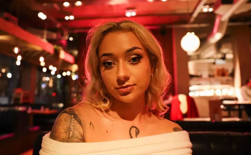 揭秘OnlyFans：年入10亿美元的色情帝国是如何形成的？_腾讯新闻