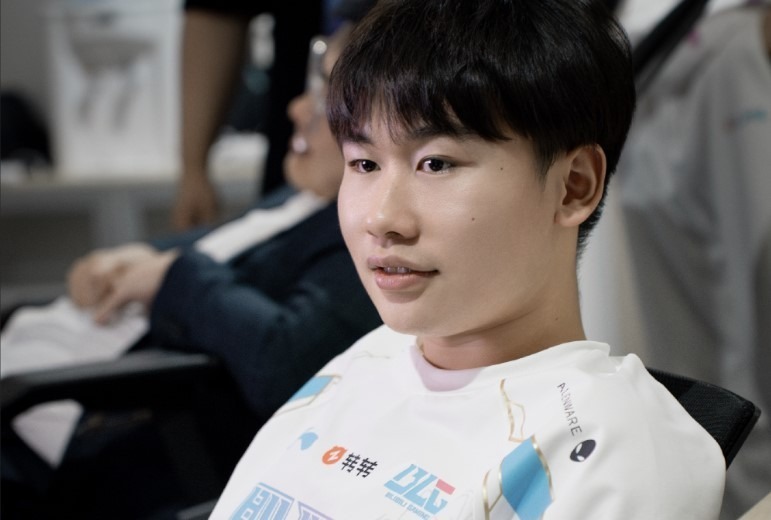 jiejie解约了？知情人爆料：IG首发wei！jiejie不愿替补，解约了_腾讯新闻