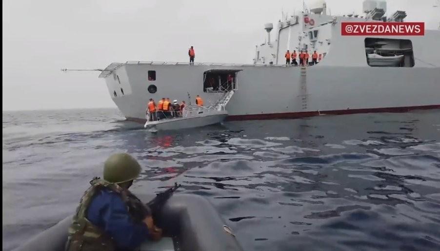 俄少将登上052D，服从中方指挥，中俄联合舰队，最核心部分已完成_腾讯新闻