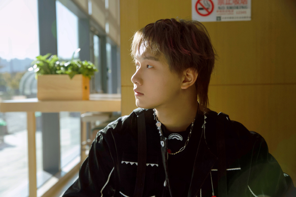 老队友纷纷下场，诺言站花海，Alan和稀泥，Fly祝猫神拿FMVP_腾讯新闻