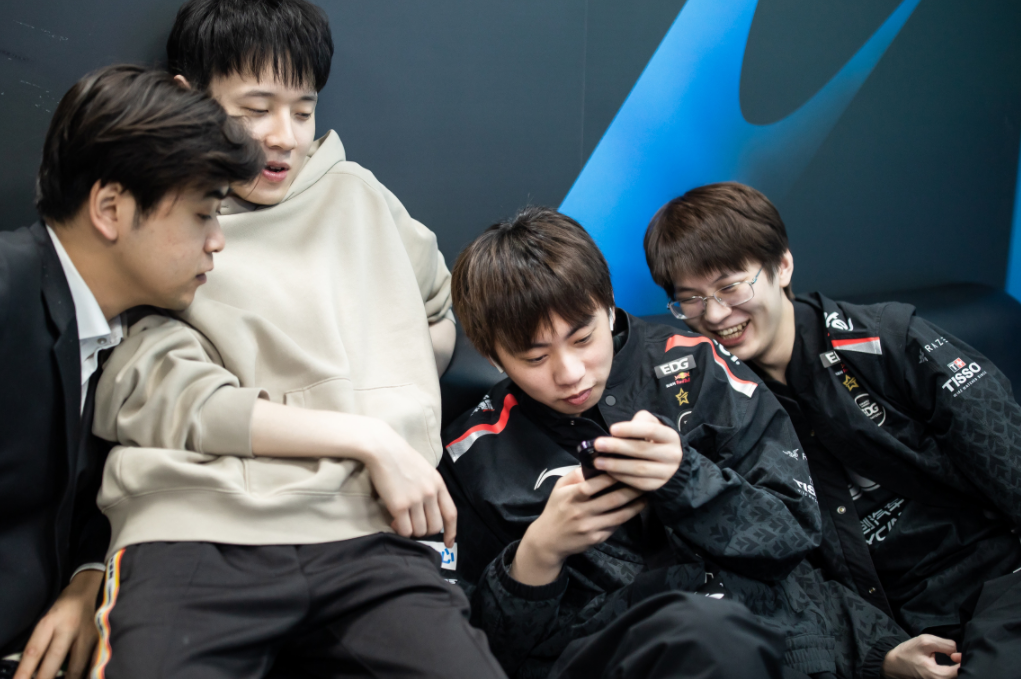 LPL周最佳阵容：EDG野王存在感十足，RNG小明榜上有名