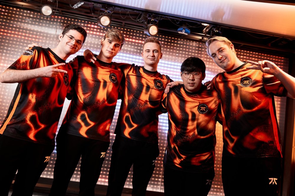 S13观赛日记：西餐盛宴FNC胜出，shy哥剑魔兜底，WBG横扫MAD_腾讯新闻