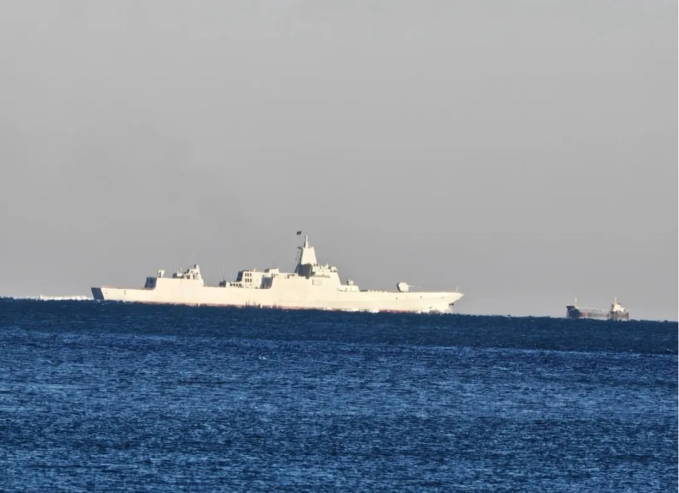 109东莞舰即将入列，055型前后两个批次，将拥有14-16艘的规模？_腾讯新闻