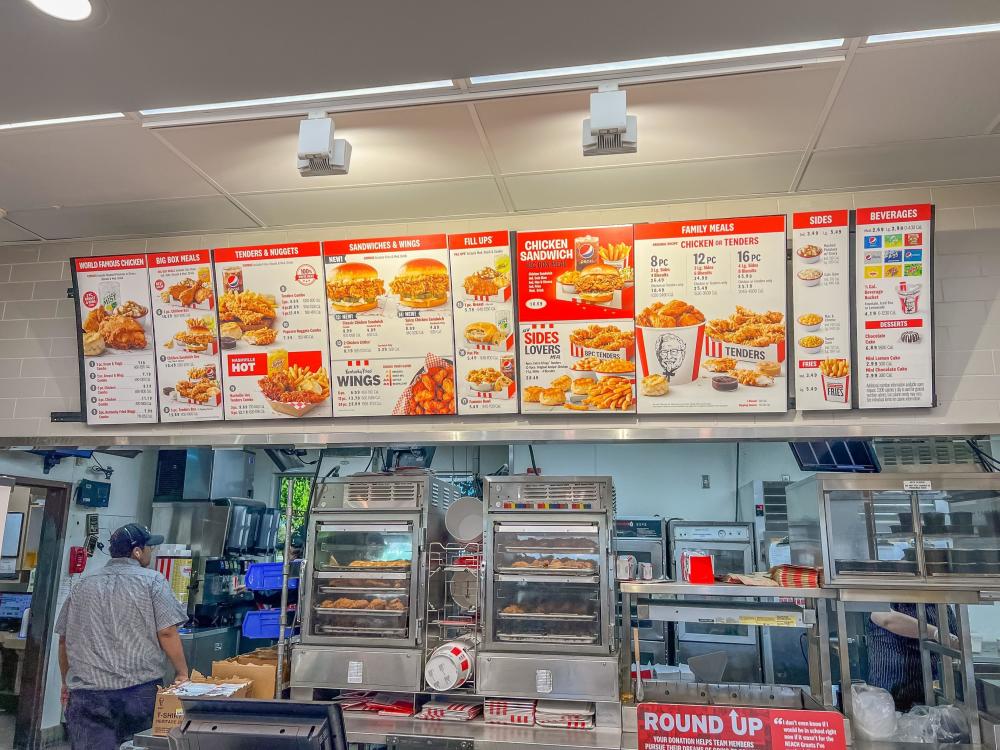 盐湖城旅游，这里有世界第一家KFC，一起进去看看里面有什么_腾讯新闻