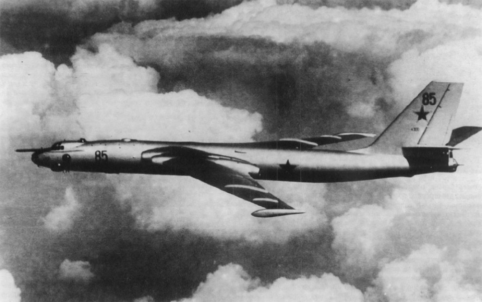 演砸的战略欺骗？苏联假冒几十架远程轰炸机，激发美国搞出2500架 -6parkbbs.com