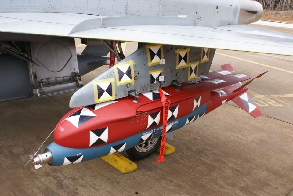 波兰有意购买韩国滑翔制导套件，改造MK82炸弹能打103千米_腾讯新闻