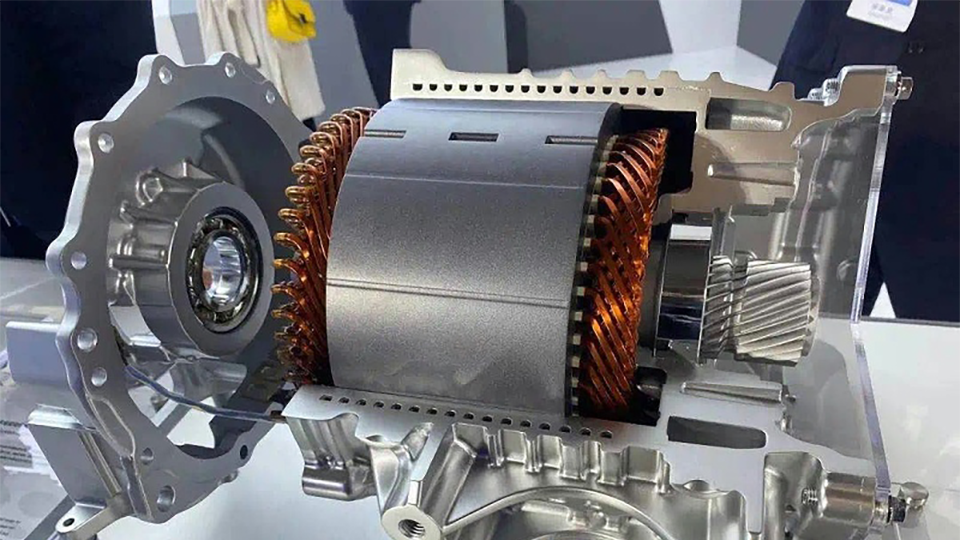 问界将淘汰1.5T？2.0T比理想省油16%，明年问界M8价格会变？_腾讯新闻