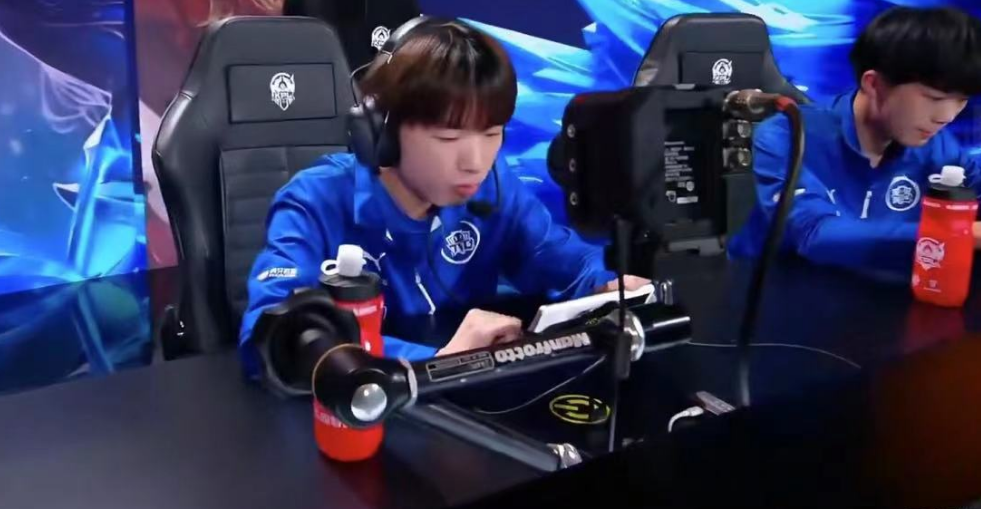 TTG零封LGD大鹅，LoveCD有不然的说明书，九尾坦言自己变沉稳了