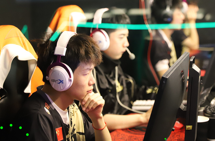 PGC循环赛积分一览，4AM与Faze暂时守门，17与天霸遭到官方处罚_腾讯新闻