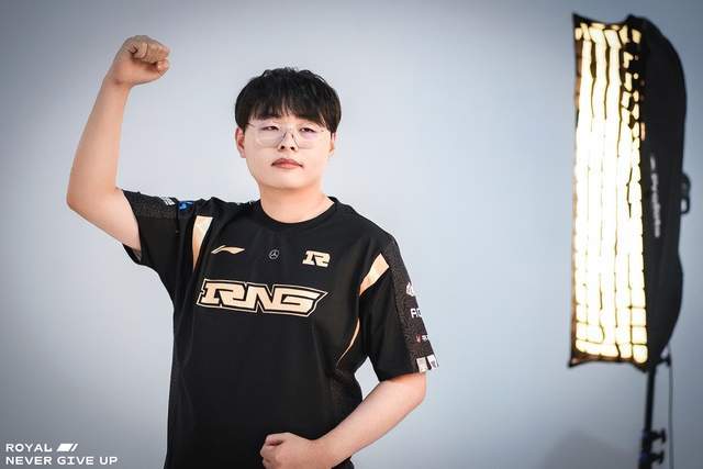 宝蓝Ning迎来复出首秀，RNG新赛季首战小明或缺席，OMG有望爆冷
