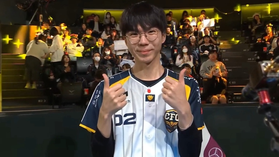 LOL全华班晋级世界赛！Karsa泪洒赛场，FoFo：我真的有罪？_腾讯新闻