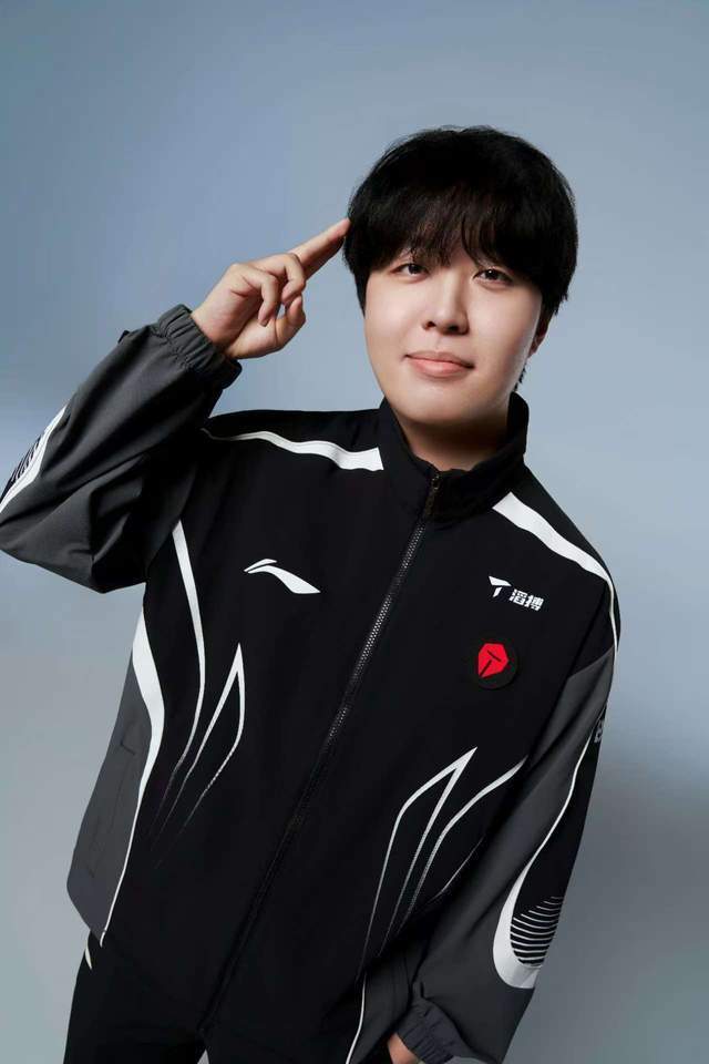 MLXG力挺韩援Kanavi：没有韩援，LPL一个S赛冠军都没有_腾讯新闻