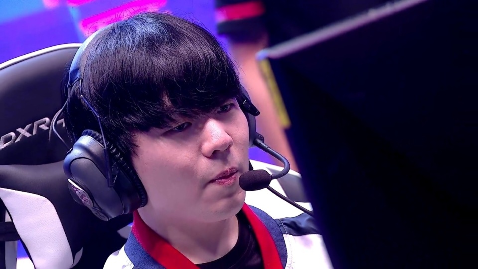 S13场外大事件，Rookie开骂Doinb，踩到狗X了，直接撕破脸皮_腾讯新闻