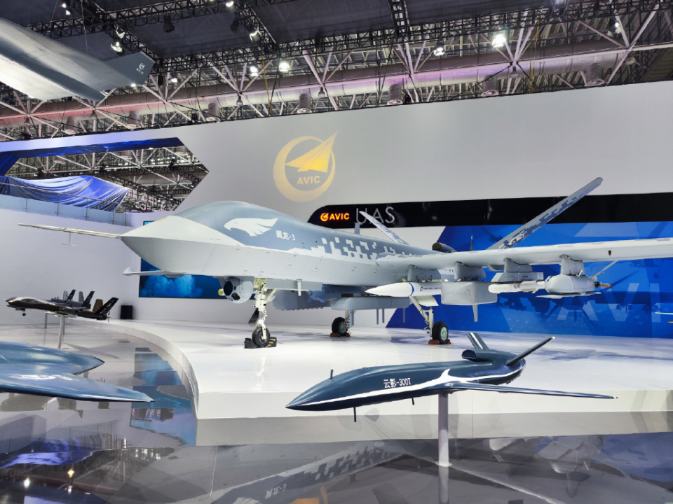 官宣会上舰，垂直起降固定翼，追梦空天DF600惊鸿无人机完成试飞_腾讯新闻