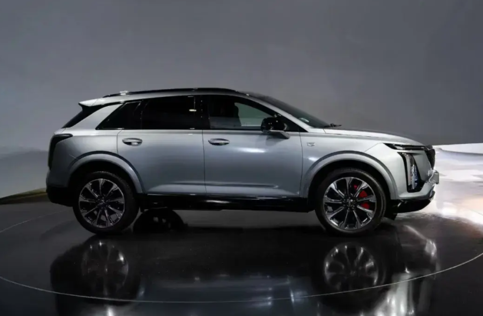 全新凯迪拉克XT5大改款，BBA不香了？_腾讯新闻