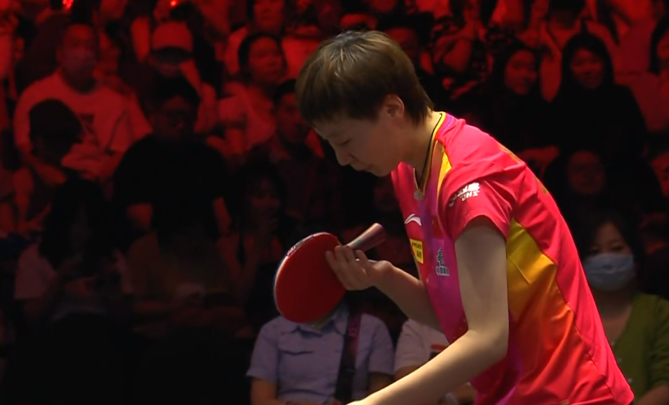 王曼昱4-1击败王艺迪，加冕双冠王，世界排名将升至第二_腾讯新闻