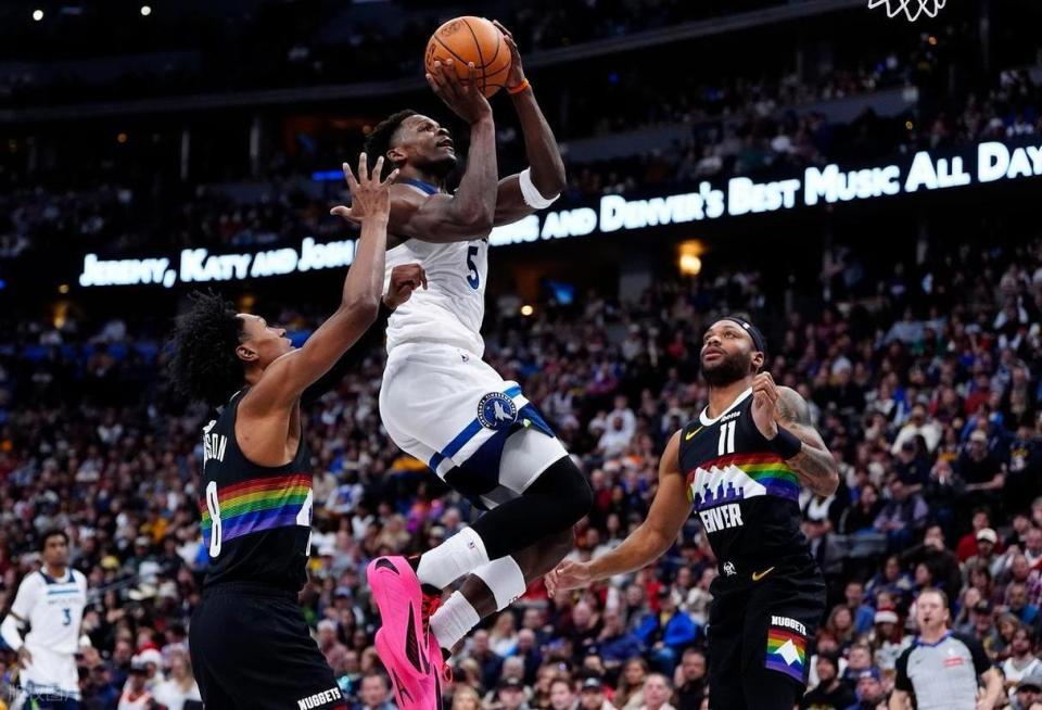 年终大战的掘金VS森林狼：爱德华兹太年轻，约基奇有点强无敌了_腾讯新闻