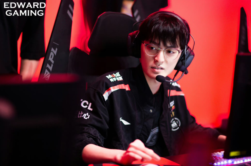 LOL：Uzi被反噬，EDG老板发文送别，无缘S13后被队粉群嘲造谣_腾讯新闻