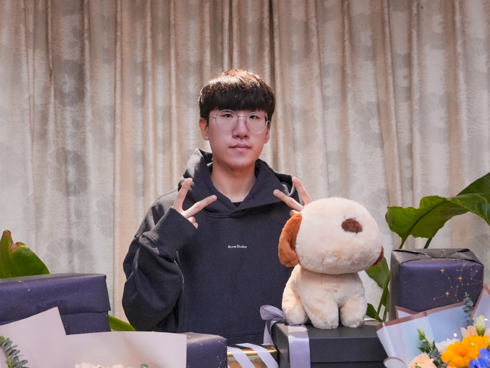 “WBG一定能进世界赛！”Uzi评价LPL队伍：RNG的实力也在前几名