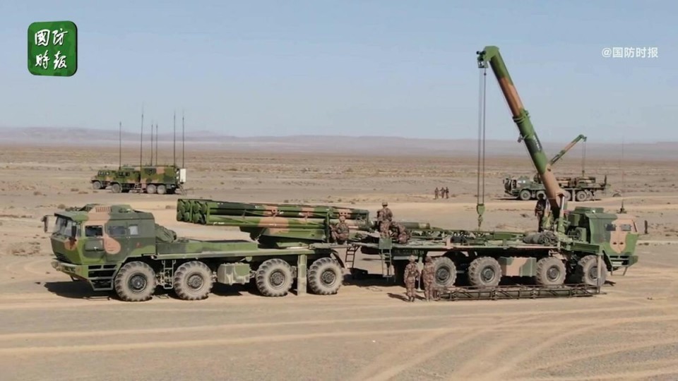 外媒：中国PHL-16多管火箭炮射程超越美国海马斯 最远可达500公里_腾讯新闻