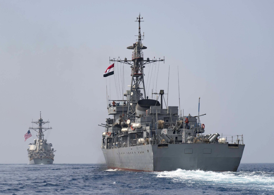 053H护卫舰，撑起了中国海军半边天_腾讯新闻