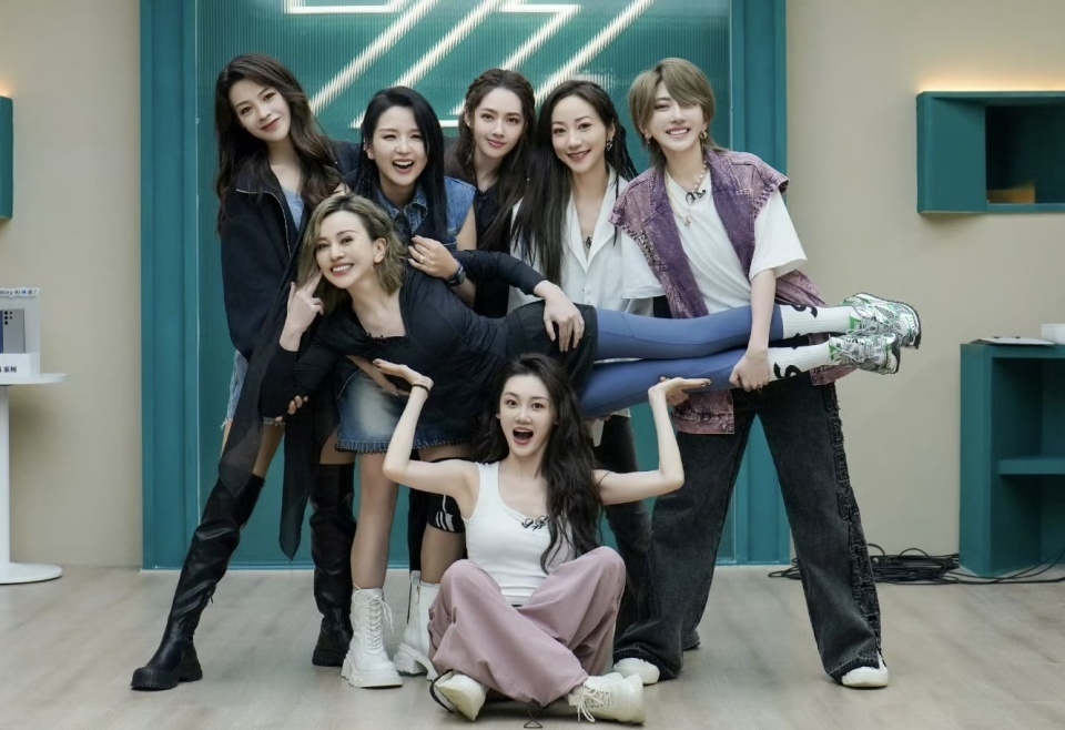 《浪姐5》成团夜剧透：提前准备好两个剧本，节目组的套路太深了_腾讯新闻