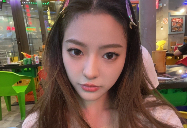 LPL大瓜来了？Kris再次手撕王多多？主动回应修手机进度：快了_腾讯新闻