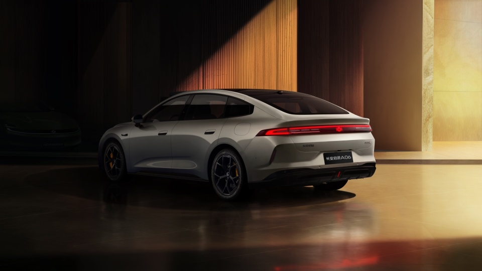 预售11.99万元起！800V平台+6C闪充 长安启源A06开启预售_腾讯新闻