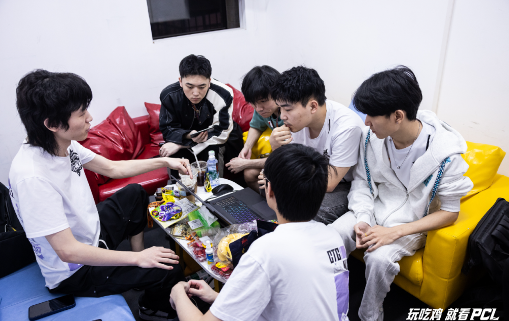 4AM已提前晋级PGC世界赛，PGS赛事分组出炉，17迎来关键一战_腾讯新闻