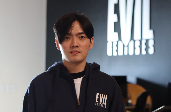 Tom拒绝LPL高薪选择留队，T1将补充两名新教练_腾讯新闻