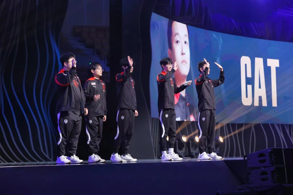 AG夺冠，Cat意外火了：成KPL首个“双位置”冠军，带3支队伍夺冠_腾讯新闻
