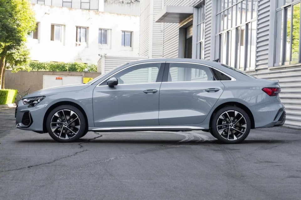 造型大变，换装1.5T发动机，升级后新款奥迪A3L，还值得考虑吗？_腾讯新闻